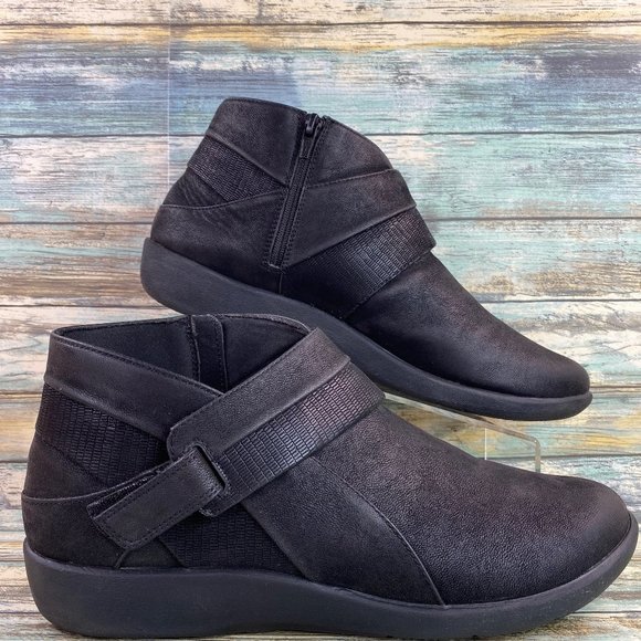 Cloudsteppers by Clarks | Shoes | Clarks Cloudsteppers Womens Size 1w ...